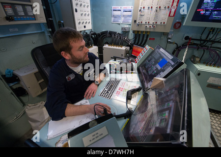 The Ships Control Center (SCC) on board the Royal Navy Type 45 ...