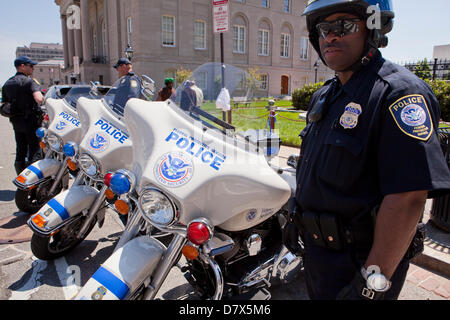 Homeland Security Police officer standing next to cruiser - Washington ...