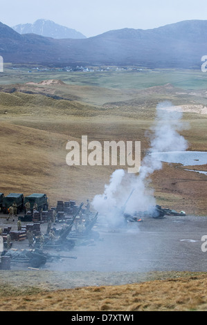 29 Commando Regiment Royal Artillery using L118 Artillery Guns in ...