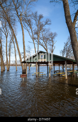 Rock River overflows and floods a park Stock Photo - Alamy