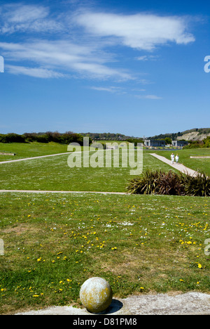 UK, Wales, Glamorgan, Barry, Cold Knap, Beachway, new block of seafront ...