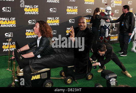 Jackson Rogow and Shaquille O'Neal 2012 Cartoon Network Hall of Game ...