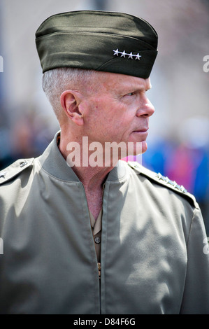 The Commandant of the U.S. Marine Corps attends an Evening Parade ...