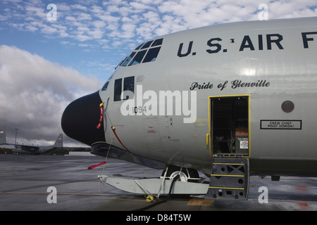 Ski equipped Lockheed LC-130 Hercules aircraft taking off from the ...