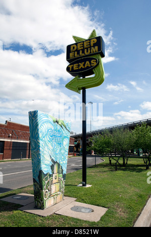 Deep Ellum Area of Dallas, Texas: The historical Boyd Hotel in Deep ...