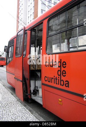 The Expresso Biarticulado Curitiba 6 is a bi-articulated bus operating ...