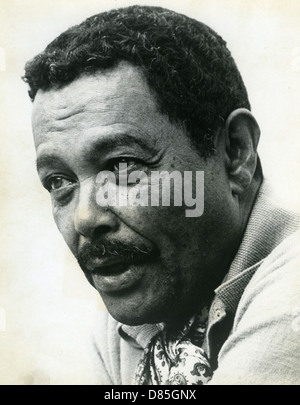 BILLY ECKSTINE (1914-1993) US singer with wife Carolle Drake on set of ...