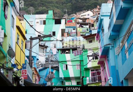 Picture shows houses in the Favela Dona Marta in Rio de Janeiro, Brazil ...