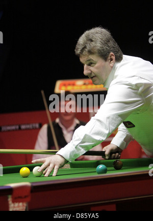 Canadian snooker player Kirk Stevens. June 1986 Stock Photo: 84186008 ...