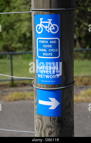 clyde cycle route to glasgow marker forth and clyde canal clydebank ...