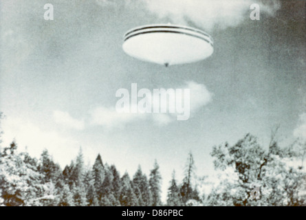 UFOs: film still by Daniel Fry of UFO over Merlin, Oregon Stock Photo ...