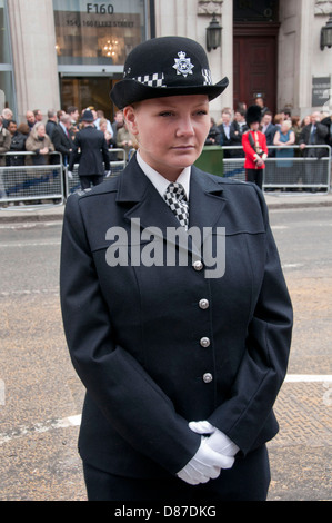 Portrait of female metropolitan police officer Stock Photo - Alamy