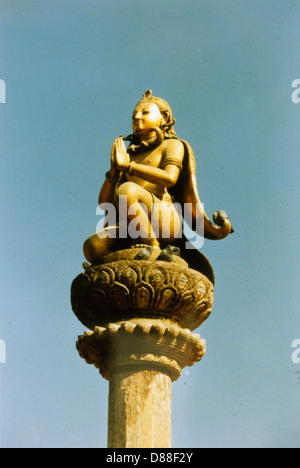 Statue of King Yoganarendra Malla in Bhaktapur, Nepal Stock Photo - Alamy
