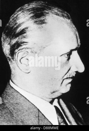 MARTIN HEIDEGGER (1889-1976) German philosopher about 1927 Stock Photo ...