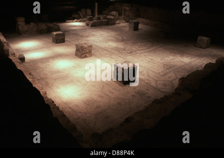 MOSAIC FLOOR OF THE 6TH. C. BETH ALPHA SYNAGOGUE. THE CENTRAL PANEL ...