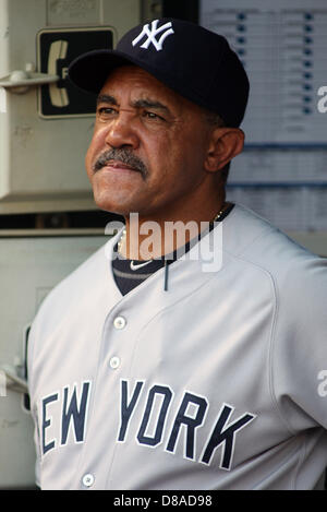 New York Yankees bench coach Tony Pena (56), New York Yankees left ...