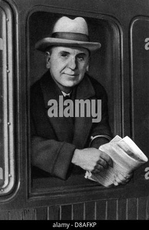ROBERT STEVENSON, viscount HORNE statesman, when Sir Robert Horne ...