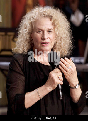 Singer-songwriter Carole King speaks after been awarded by U.S ...