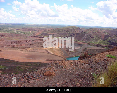 Mining operations paraburdoo mine Stock Photo - Alamy