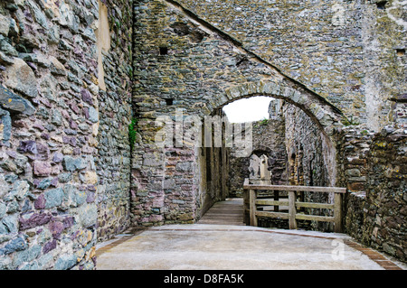 Stone archways and passageways between rooms reflect the creative ...