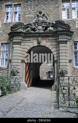 Entrance, gate, Burg Schnellenberg castle, Attendorn, Sauerland ...