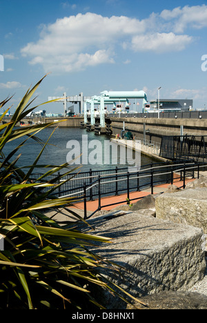 Cardiff Bay Barrage lock gates Stock Photo - Alamy