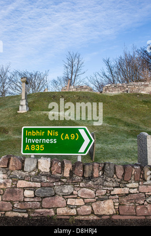 Scottish Gaelic street signs in Inverness, Highland Council, Scotland ...