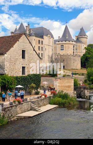 Castle at Verteuil sur Charente, Poitou Charentes, France Stock Photo ...