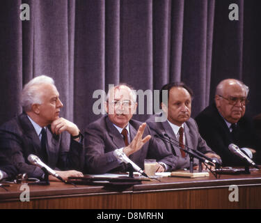 June 3, 1988 - Moscow, RU - Shevardnadze, Gerasimov and Dobrynin laugh ...