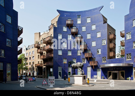 The Circle Queen Elizabeth Street London SE1 Stock Photo - Alamy