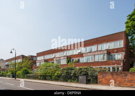 Silsoe House Park Village East London NW1 Stock Photo - Alamy