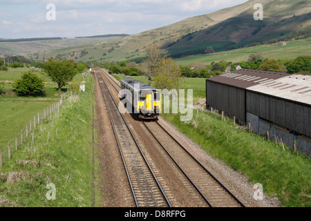 Hope Valley line commuter train stopping at Grindleford Station, in ...
