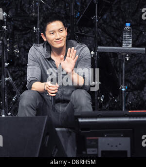 Ji Sung, May 01, 2013 : Tokyo, Japan : Actor Ji Sung performs during ...