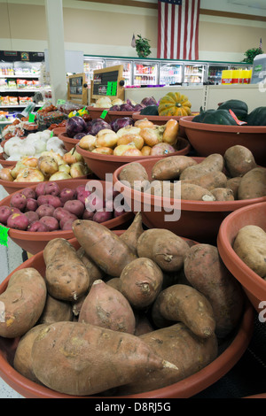 Potatoes on display in a supermarket Stock Photo - Alamy
