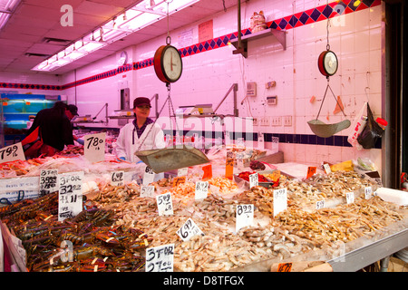 Chinatown, New York City, fish store, fish on display Stock Photo - Alamy