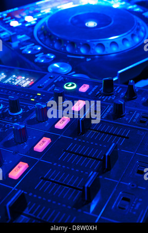 Dj tools - audio control console and spin table Stock Photo - Alamy
