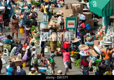 street market scene near makola market, downtown accra, ghana, africa ...