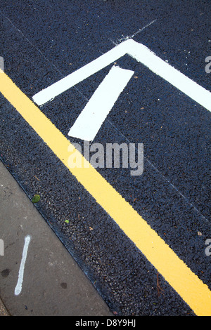 Road markings uk Stock Photo - Alamy