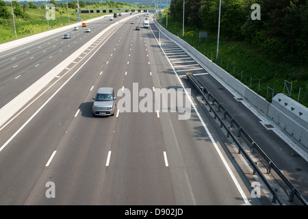 Vehicles using the outside lane of M25 motorway when middle lanes are ...