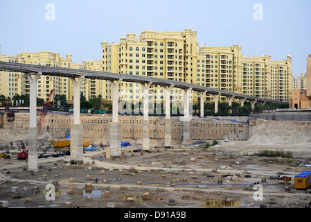 Dubai building industry, construction work being carried out in the ...