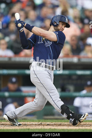 Tampa Bay Rays Luke Scott runs to first base during a baseball game ...