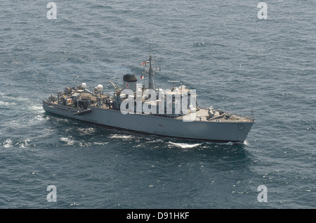 The Royal Navy mine countermeasures ship HMS Quorn Stock Photo ...