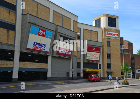Jackson Square parking building, The Causeway, Bishop's Stortford ...