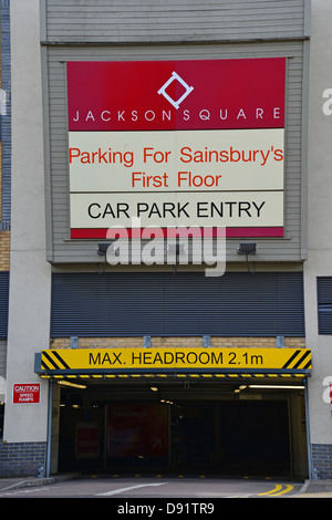 Jackson Square parking building, The Causeway, Bishop's Stortford ...