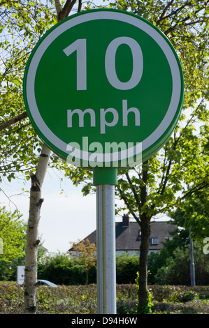 10 mph road sign Stock Photo - Alamy