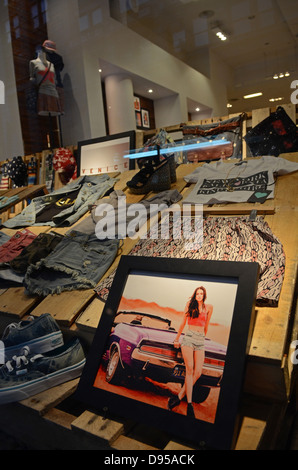 Pacsun store in Soho, Manhattan, New York City Stock Photo - Alamy