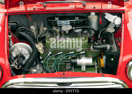 Morris Minor Engine Stock Photo - Alamy