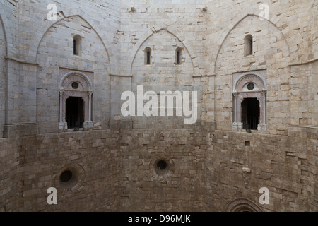 interior courtyard Castel del Monte, Andria, Apulia, Italy Stock Photo ...
