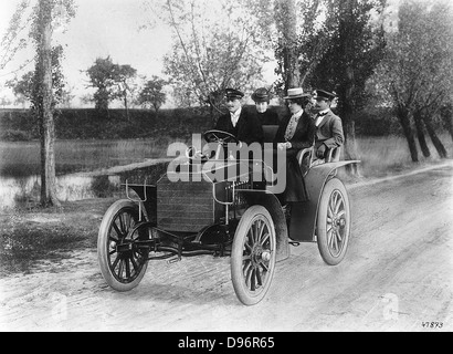 Mercedes 35 PS motor of 1901. In the back are Adolph Daimler (1834-1900 ...