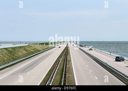 Breezanddijk, Afsluitdijk causeway Stock Photo - Alamy